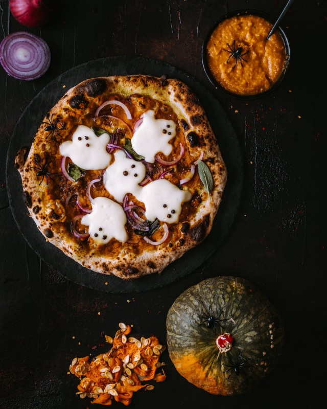 Domowa pizza z duszkami idealna na Halloween - Żywienie - Newseria ... Domowa pizza z duszkami idealna na Halloween - Żywienie - Newseria ...
